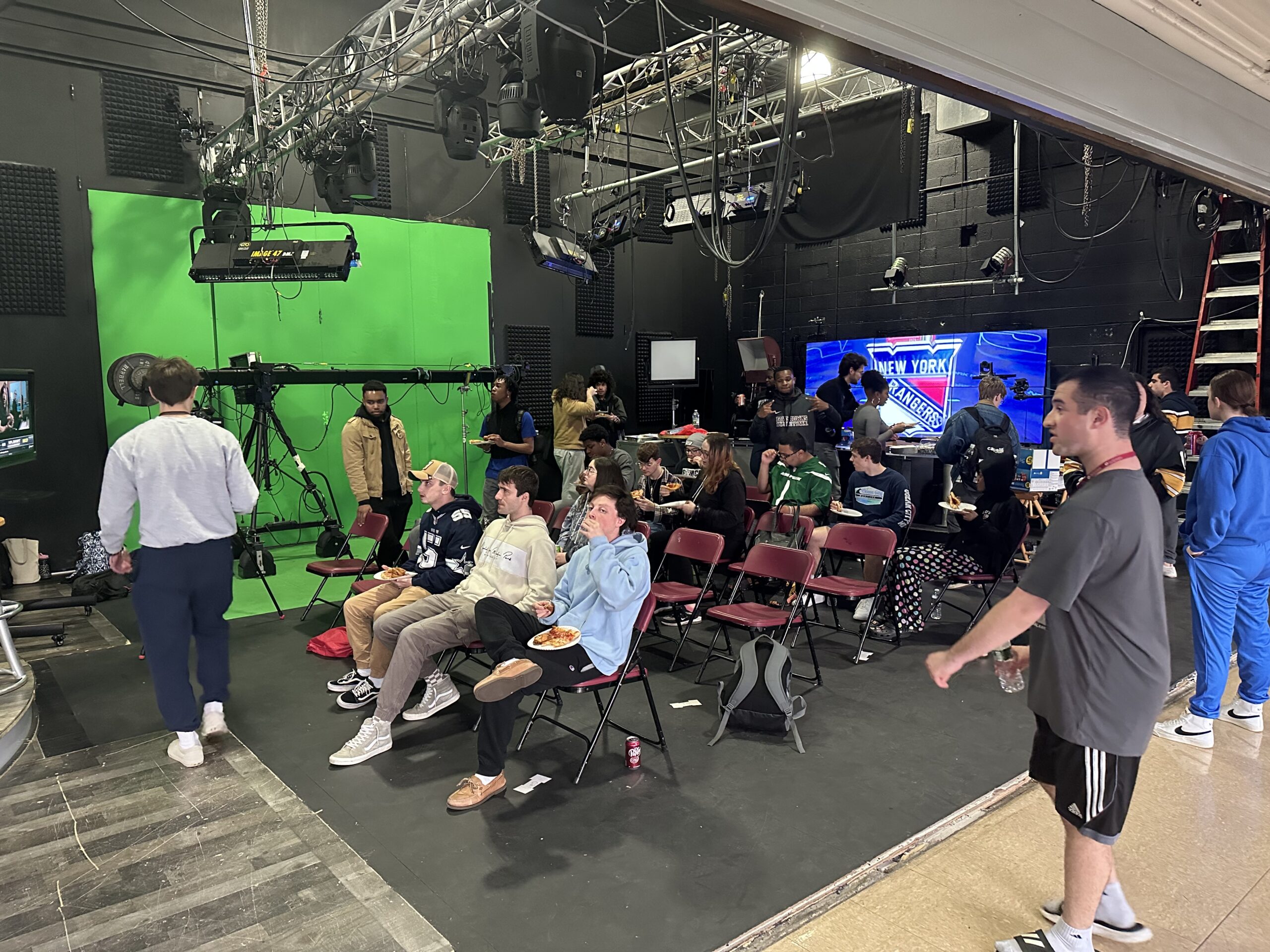 SPORTS BROADCASTING CLUB HOSTS NFL DRAFT PARTY – The Record Online